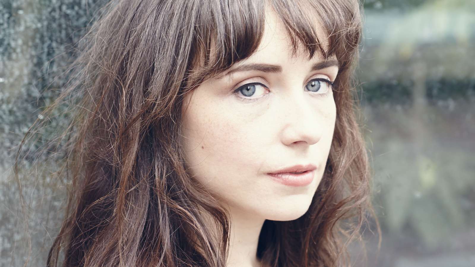 Laura Groves to release a new EP next month - Daniel Goldberg